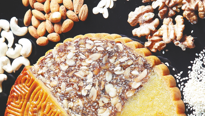 Flaky yet soft: the unique taste of Hainan-style mooncakes ...