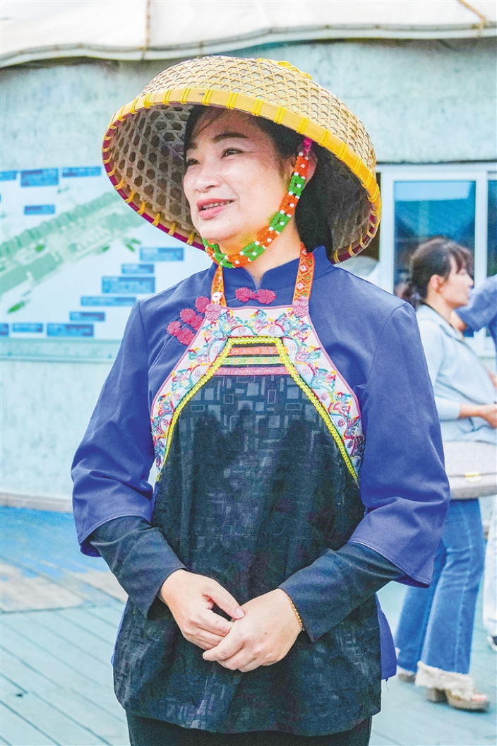 Hainan Fashion: Traditional Fishing Attire - Focus on Hainan - hiHainan